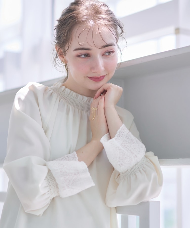 オトナ可愛い・体型カバーが叶う】シャーリングネック レース袖 オトナ可愛い・体型カバーが叶う】シャーリングネック レース袖