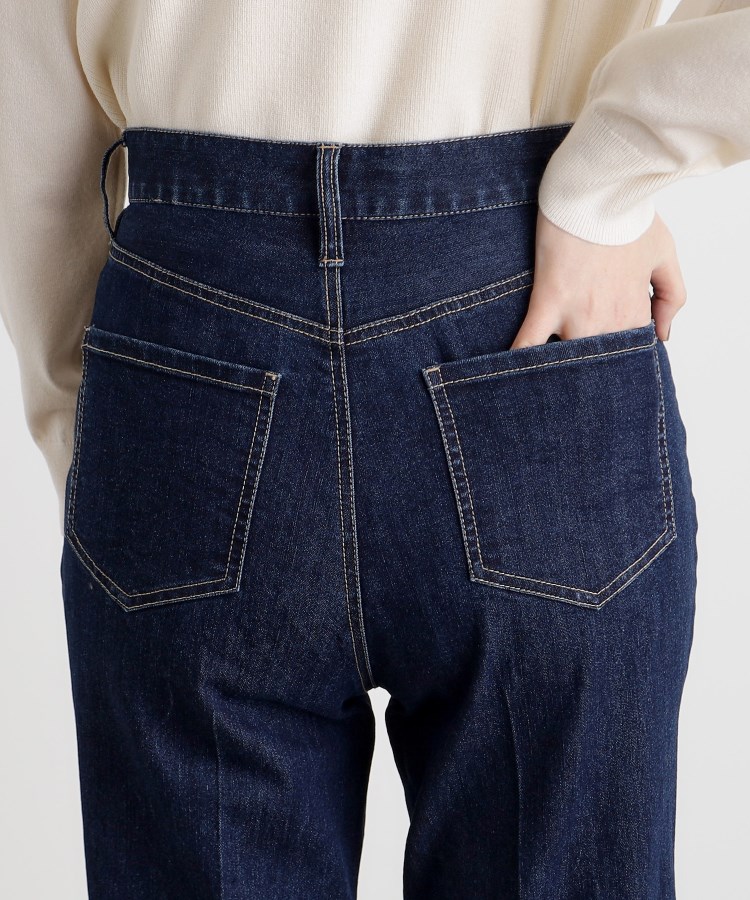センタープレス入りソフトフレアーデニムパンツ(デニムパンツ センタープレス入りソフトフレアーデニムパンツ(デニムパンツ