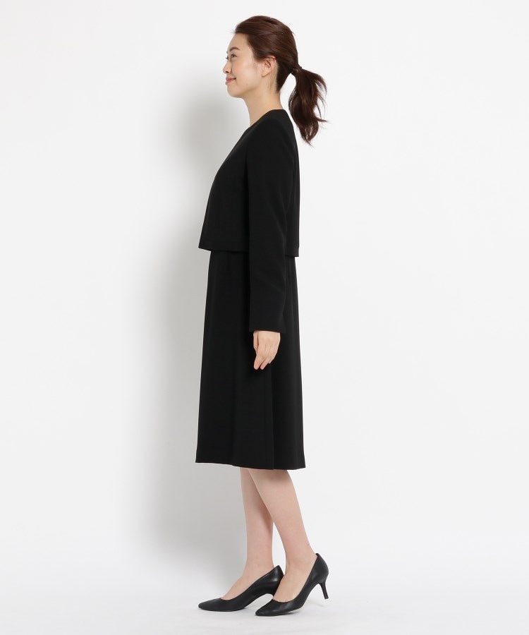 INDIVI ストレッチ素材 サテン切り替えノーカラージャケット+ INDIVI ストレッチ素材 サテン切り替えノーカラージャケット+